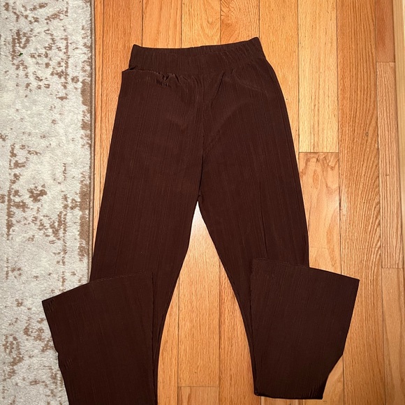 Source Unknown | Pants & Jumpsuits | Seamless Pliss Set Dark Chocolate ...